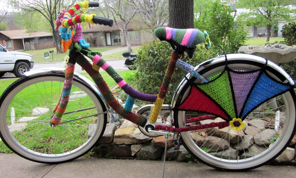 If It's Hip, It's Here (Archives): Yarn Bombing: Guerilla Knitters ...