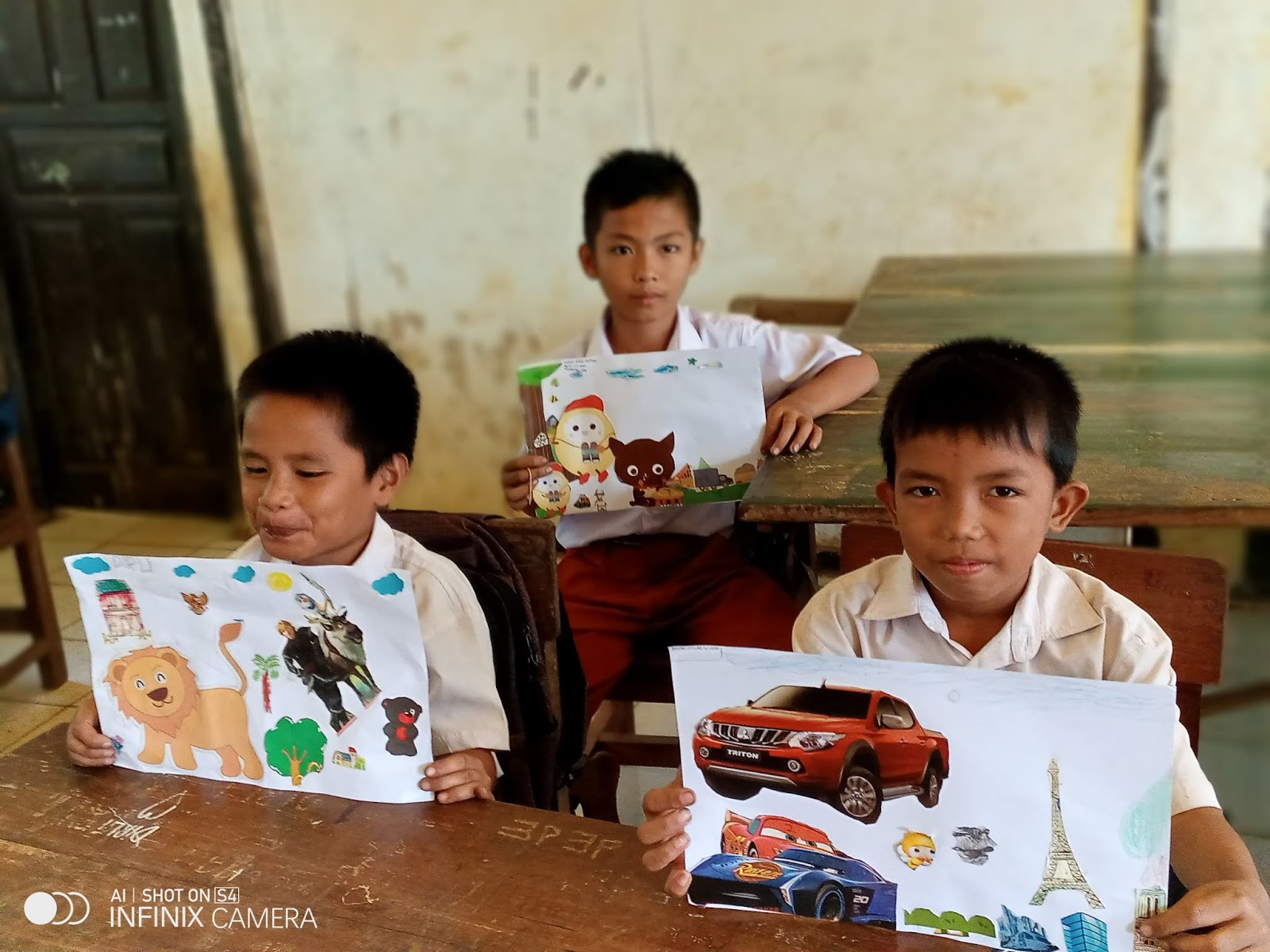 Betty Marlina Blog: Menggambar Teknik Montase dan Kolase di Kelas 4 SD