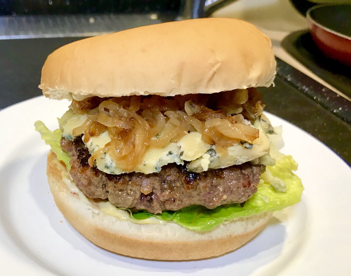 In My Caravan Kitchen: Stilton Burger with Caramelised Onions