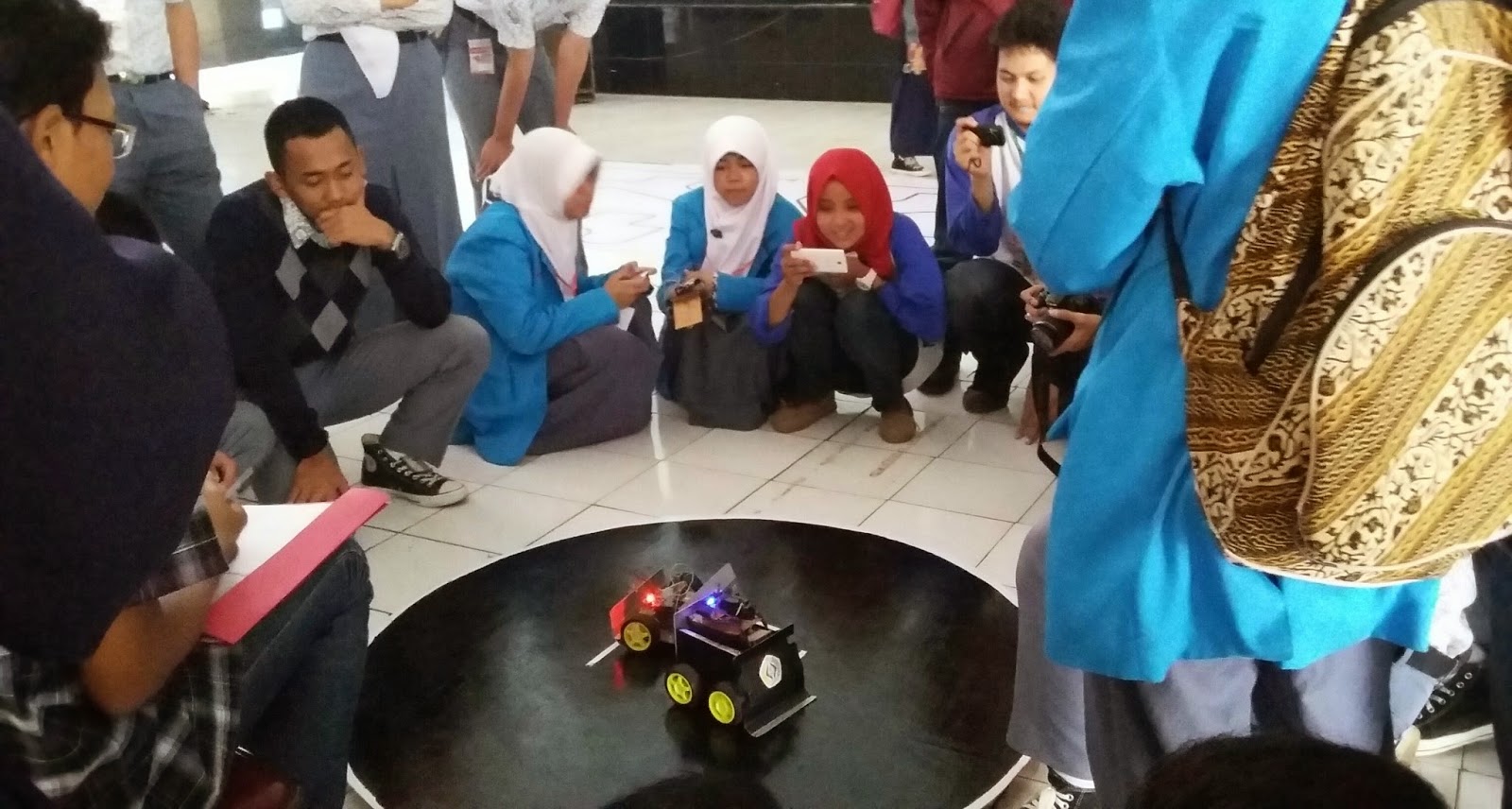 Badan Senat Organisasi Robotika Gelar Kompetisi Robot | LISNA'S IDEA
