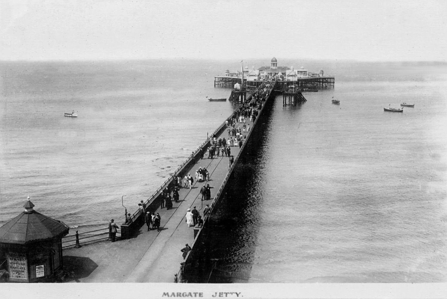 Thanet coast life: The Mick Twyman collection - Margate Jetty , Droit ...