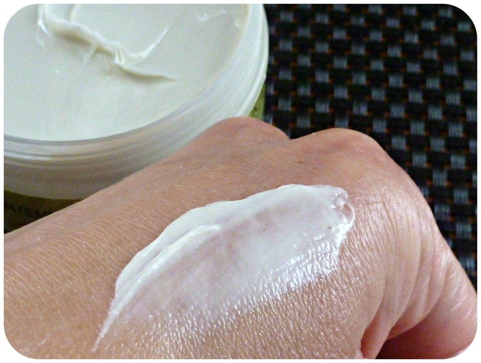 Beauty and the Biryani: The Body Shop Hemp Intensive Hand Butter - Review
