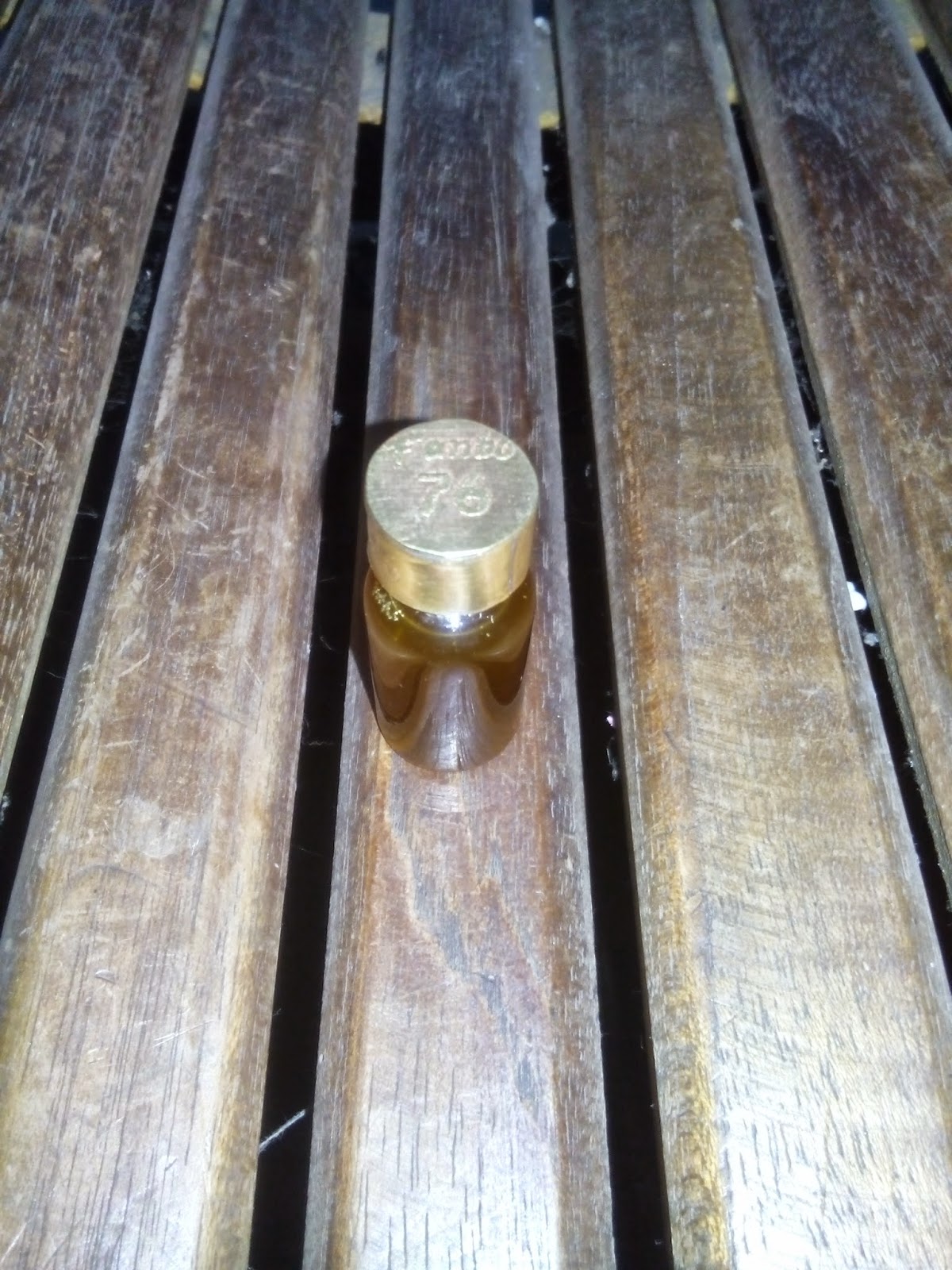 Minyak wangi Fanbo 76 (kemasan botol pns timbul) | pusat minyak mistik