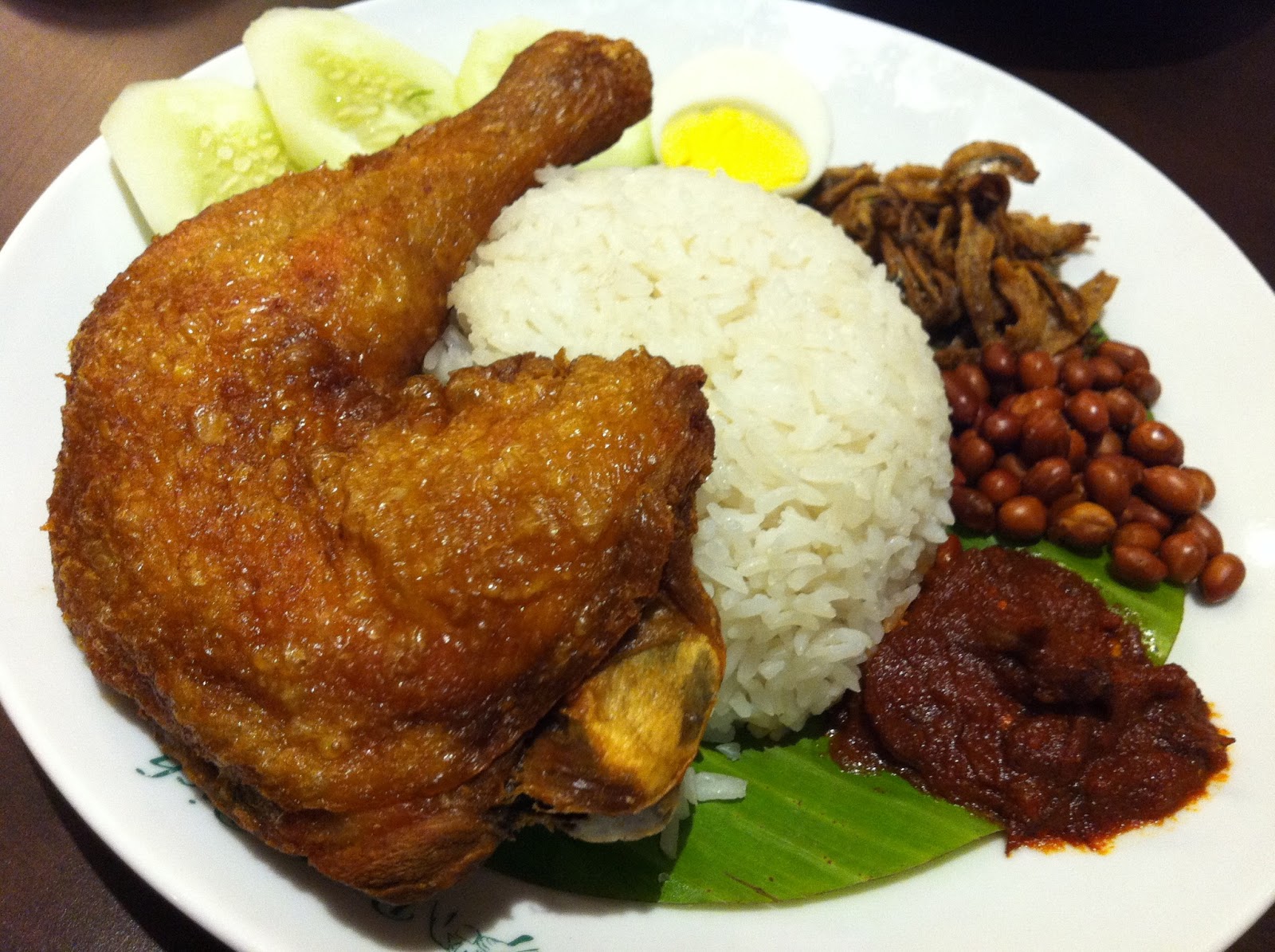 Street Food Warms Your Heart: Pappa Lemak with Fried Chicken Drumstick ...