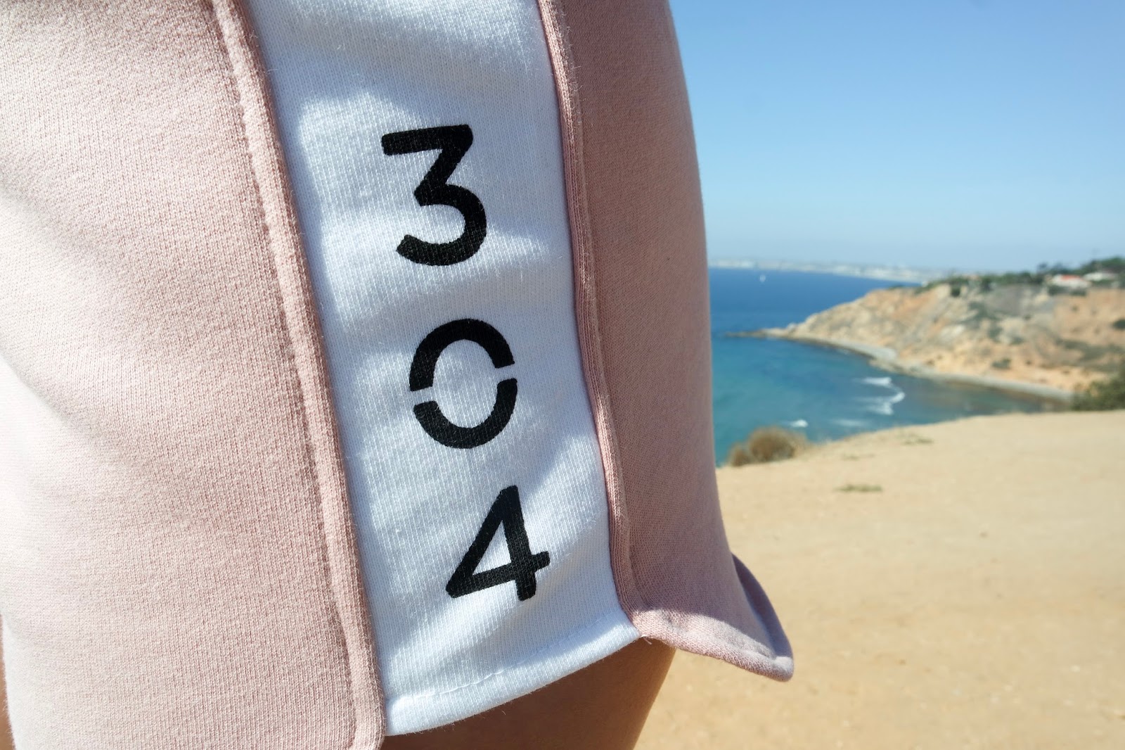 Cierra Mais: 304 Clothing