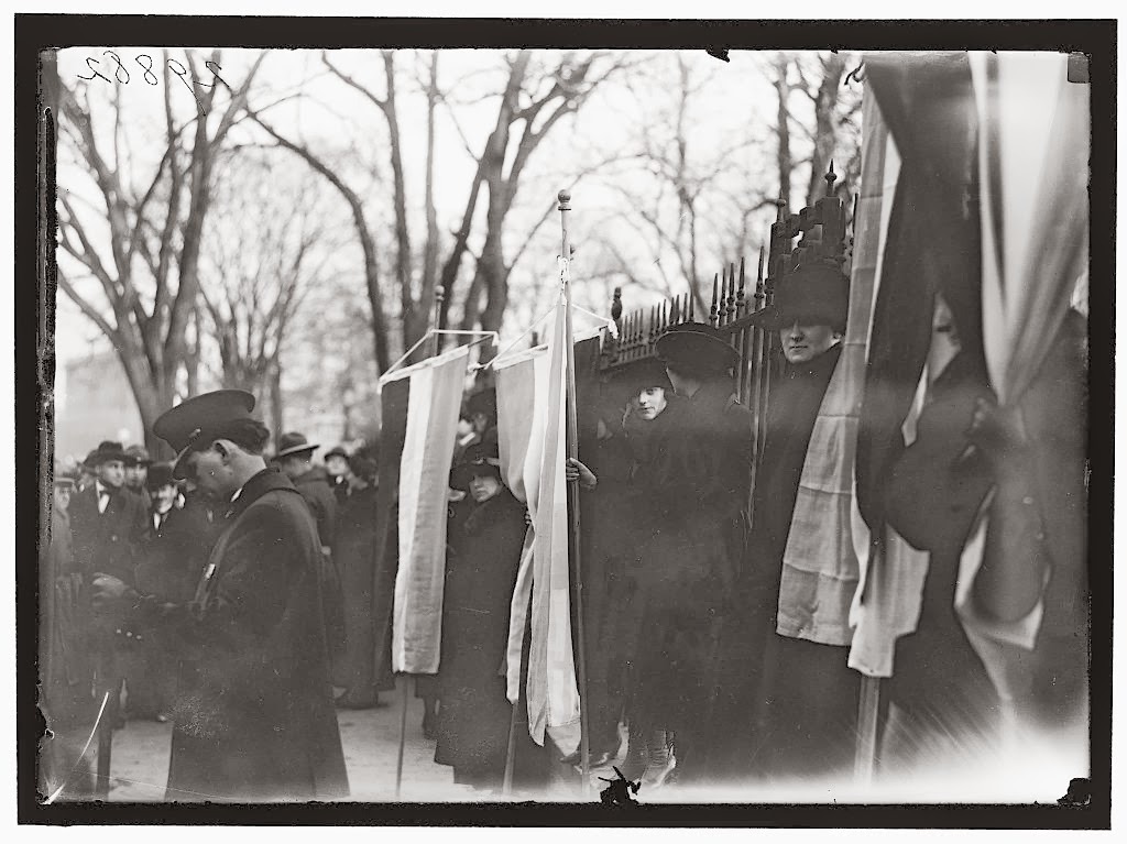 MA PRAVDA A MOI: Manifestation de suffragettes devant la Maison Blanche ... MA PRAVDA A MOI: Manifestation de suffragettes devant la Maison Blanche ...