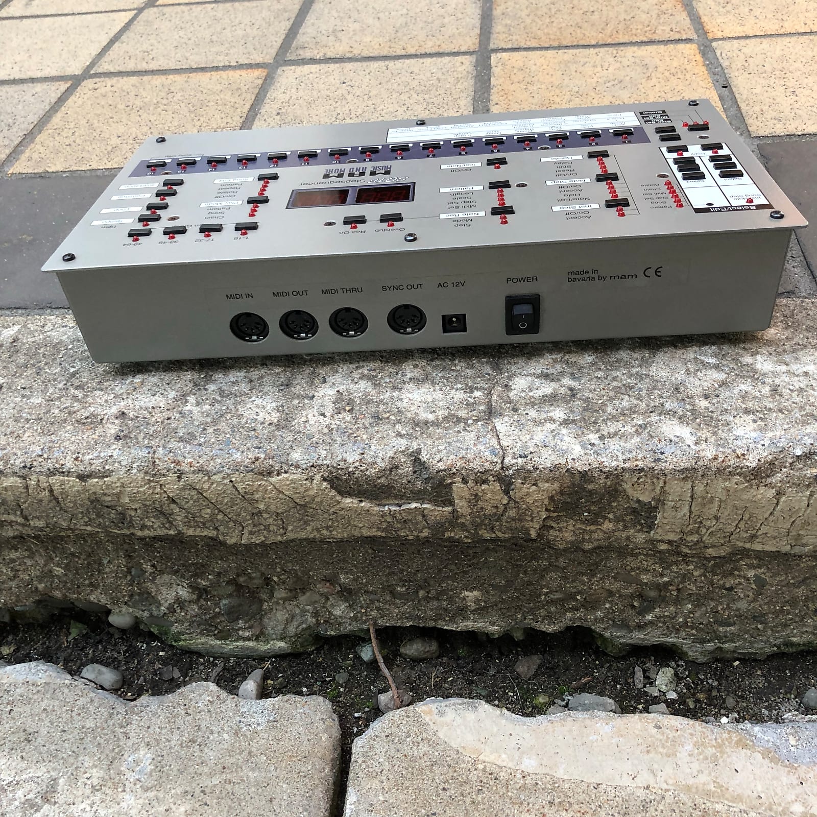 MATRIXSYNTH: MAM SQ16 MIDI Step Sequencer SN 9392001