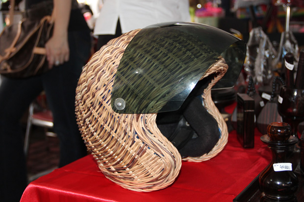 10 Desain Unik dan Nyeleneh Helm Yang Bikin Kamu Ngakak Abisss - Campur ...