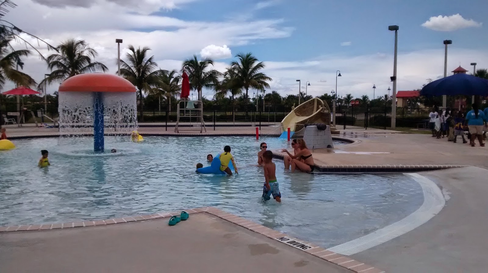 Monica's Travels and Reviews: TROPICAL SPLASH WATER PARK IN LAUDERHILL