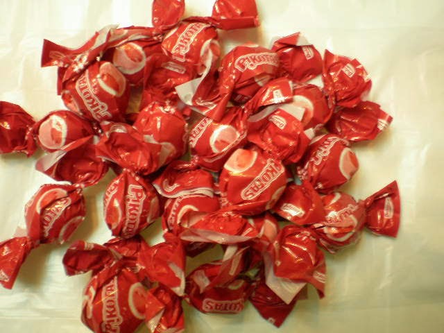 Todo sobre las Golosinas: PIKOTAS CEREZA DULCIORA