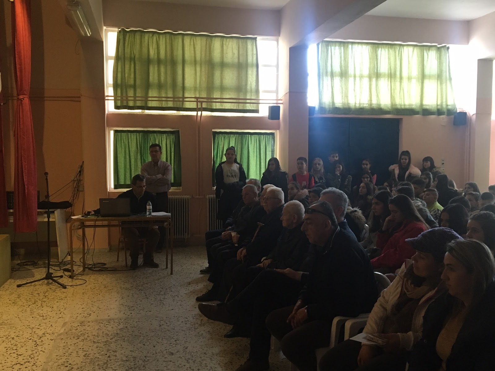 ΓΥΜΝΑΣΙΟ ΔΟΜΕΝΙΚΟΥ "ΝΙΚΟΛΑΟΣ ΜΠΑΜΠΑΛΗΣ": Εκδήλωση τιμής και μνήμης