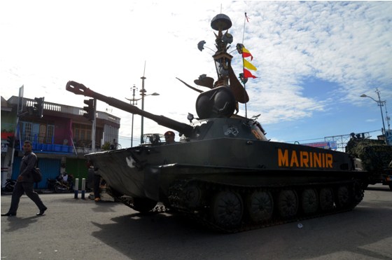 Hadirnya Tank dan Meriam TNI AL, Monument TNI AL Kota Pariaman Makin ...