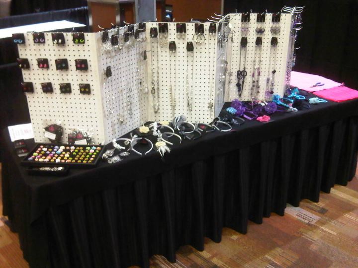 Jewelry For Five Support: Duct Tape Folding Display