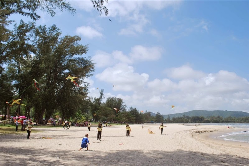 Joy in Thailand: Samila Beach a Songkhla