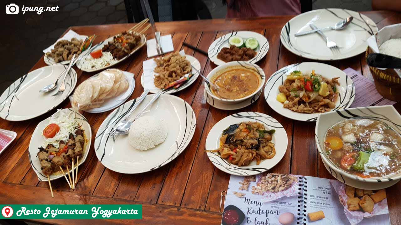 Keluyuran Sambil Makan Siang di Resto Jejamuran Yogyakarta - ipung.net