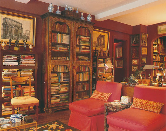 The Peak of Chic®: Curling Up with a Good Book