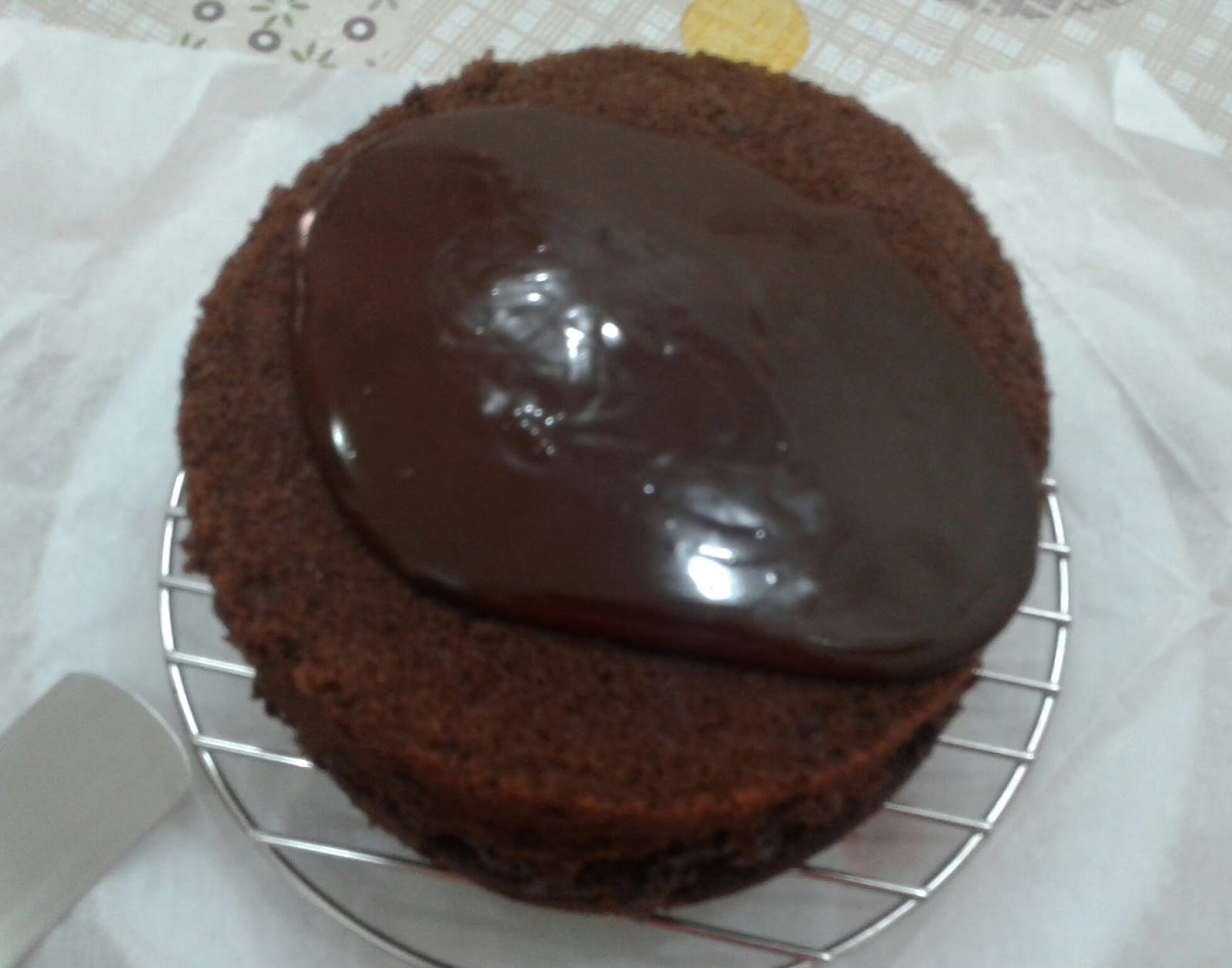 How to Create a Shiny Glossy Chocolate Ganache Glaze Finish - The ...