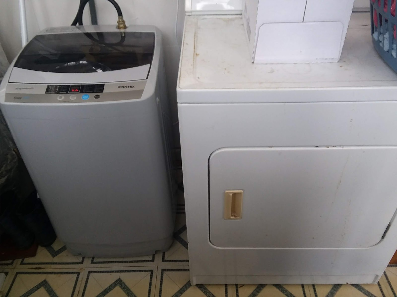 Through a Glass, Darkly: My Giantex Easy Life Washing Machine