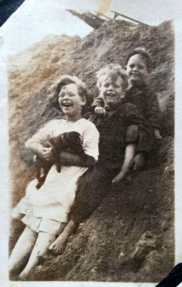 You Make Me Laugh! Here Is a Cool Snap Collection of People Laughing in ...