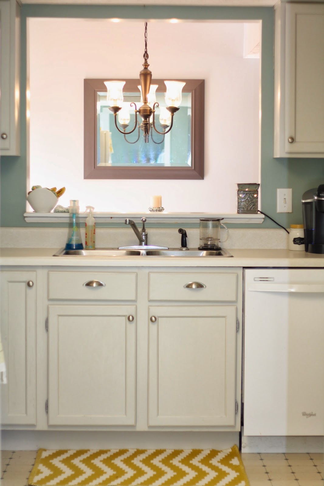 Domestic Mother: Maison Blanche Kitchen Cabinet Makeover!