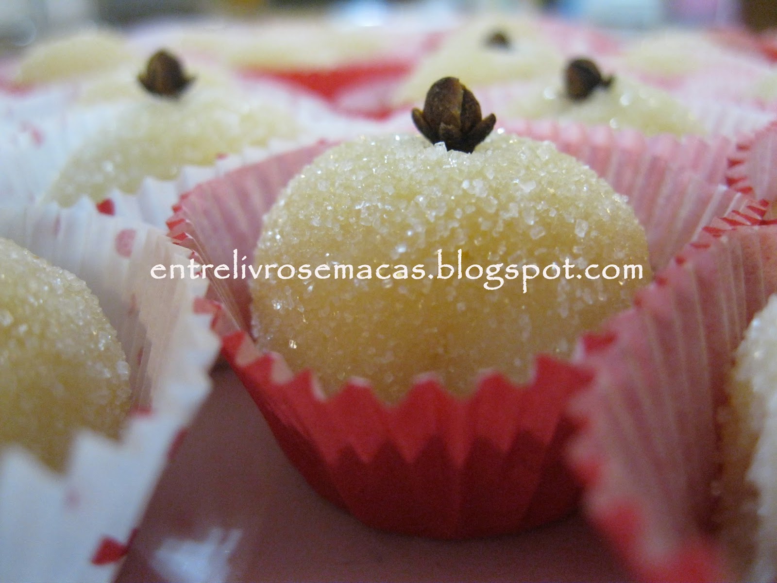 Entre Livros e Maçãs...: Receita de Beijinho Doce!