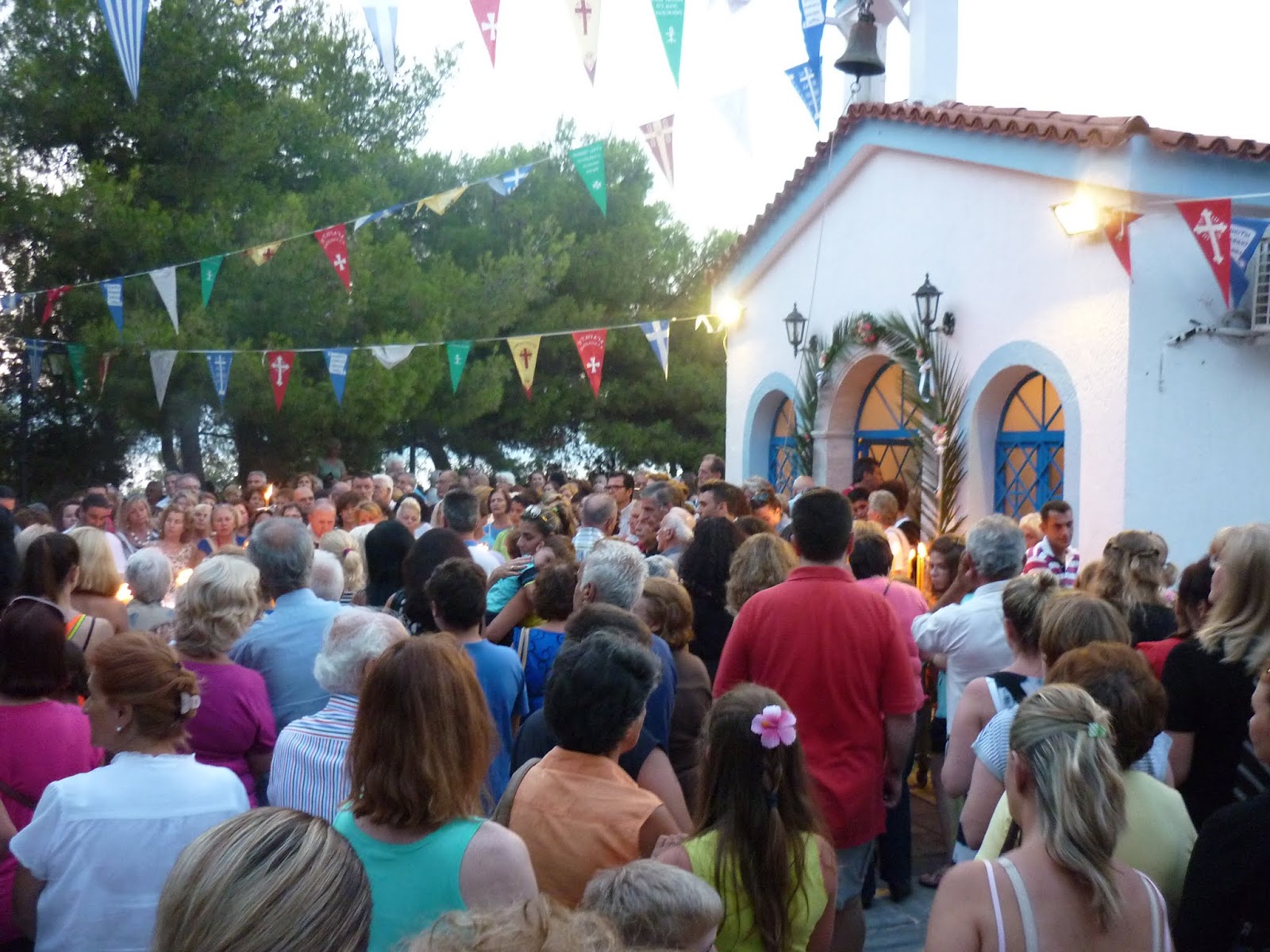 Η ΙΣΤΟΣΕΛΙΔΑ ΤΩΝ ΑΓΙΩΝ ΑΠΟΣΤΟΛΩΝ: ΠΛΗΘΟΣ ΚΟΣΜΟΥ ΚΑΙ ΕΦΕΤΟΣ ΣΤΟΝ ...