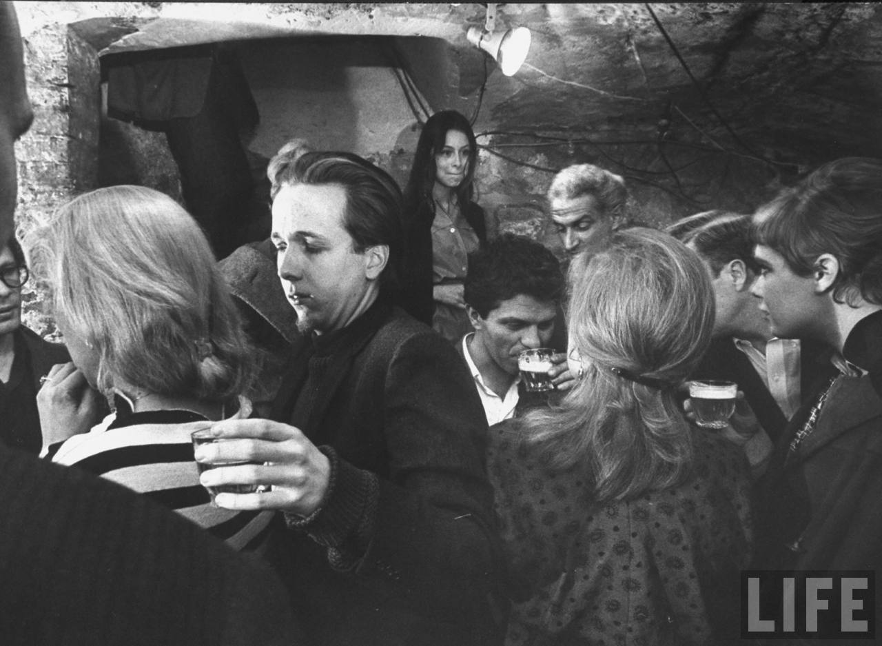 Amazing Black and White Photos that Capture Everyday Life of Paris ...