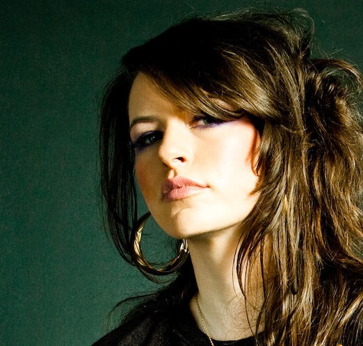 Total Biz World: Who is Carrie Mac....