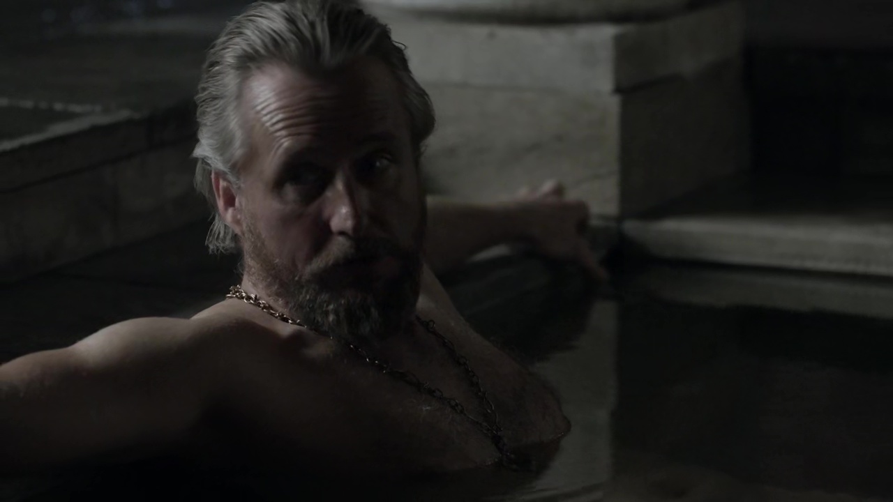ausCAPS: Linus Roache shirtless in Vikings 2-03 "Treachery"