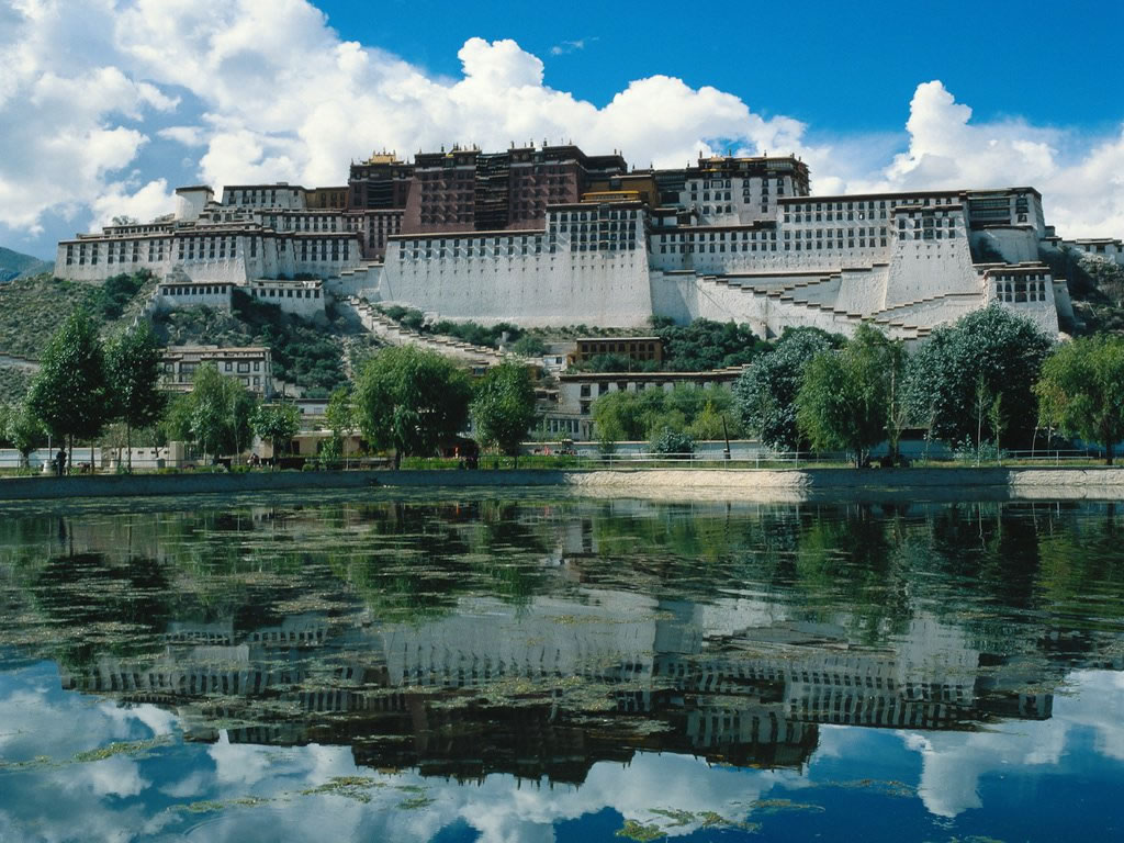 World Visits: Potala Palace at Lhasa,Tibet In China