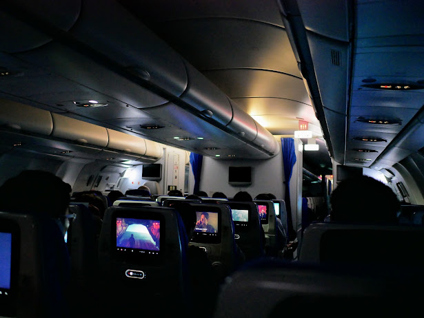 來貘與企鵝的生活日誌: [搭乘紀錄] MU5006 TPE-PVG 台北到上海 印度餐 - 3萬元遊歐洲