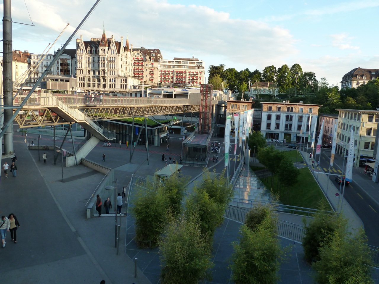 Ou est le papa ?: Lausanne, le flon.. et vieille ville.