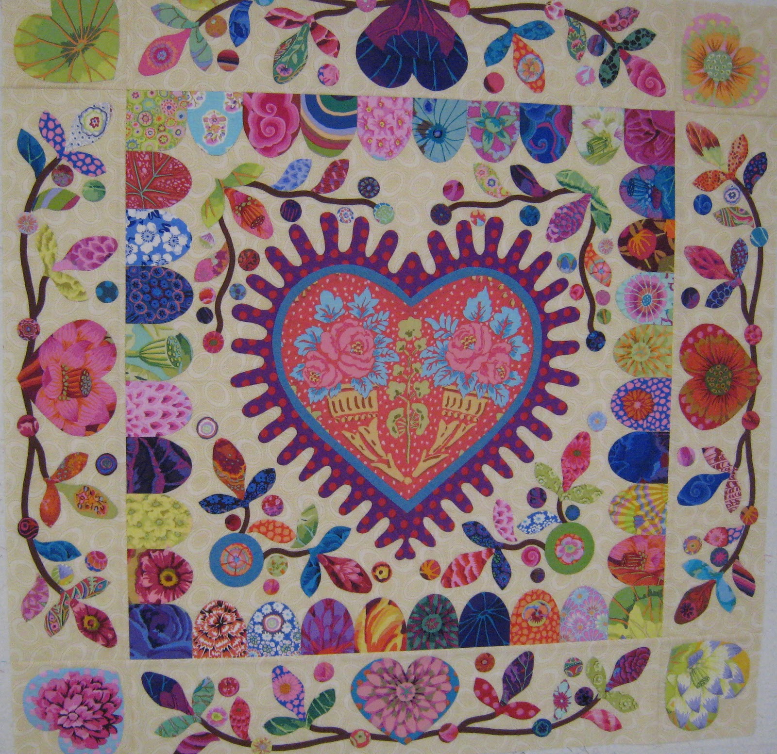 Quiltsalott: Susan McCord's Vines pattern | Kaffe fassett quilts, Art ...