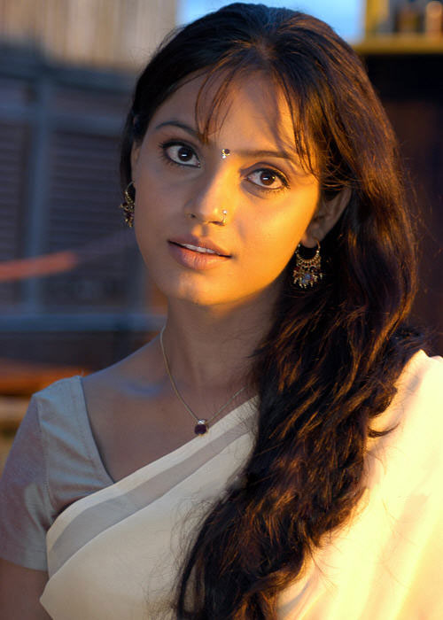 Tamil Actress Photos: Neetu Chandra