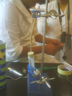 ciencia: EXPERIMENTO DEL COHETE.