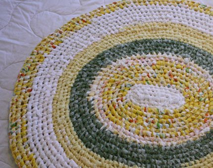 Life with Piggyletta.: Finished Toothbrush Rugs.