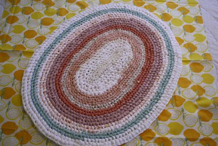 Life with Piggyletta.: Finished Toothbrush Rugs.