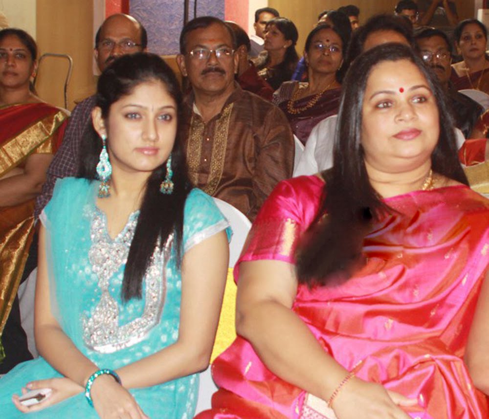 www.starsofmovie.blogspot.in: Playback singer swetha mohan wedding pictures