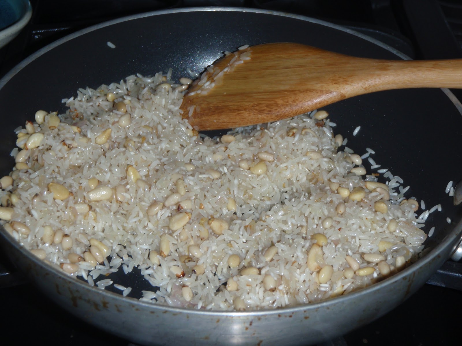 That's What She Fed: Daring Cooks October Challenge: Stuffed Grapes Leaves