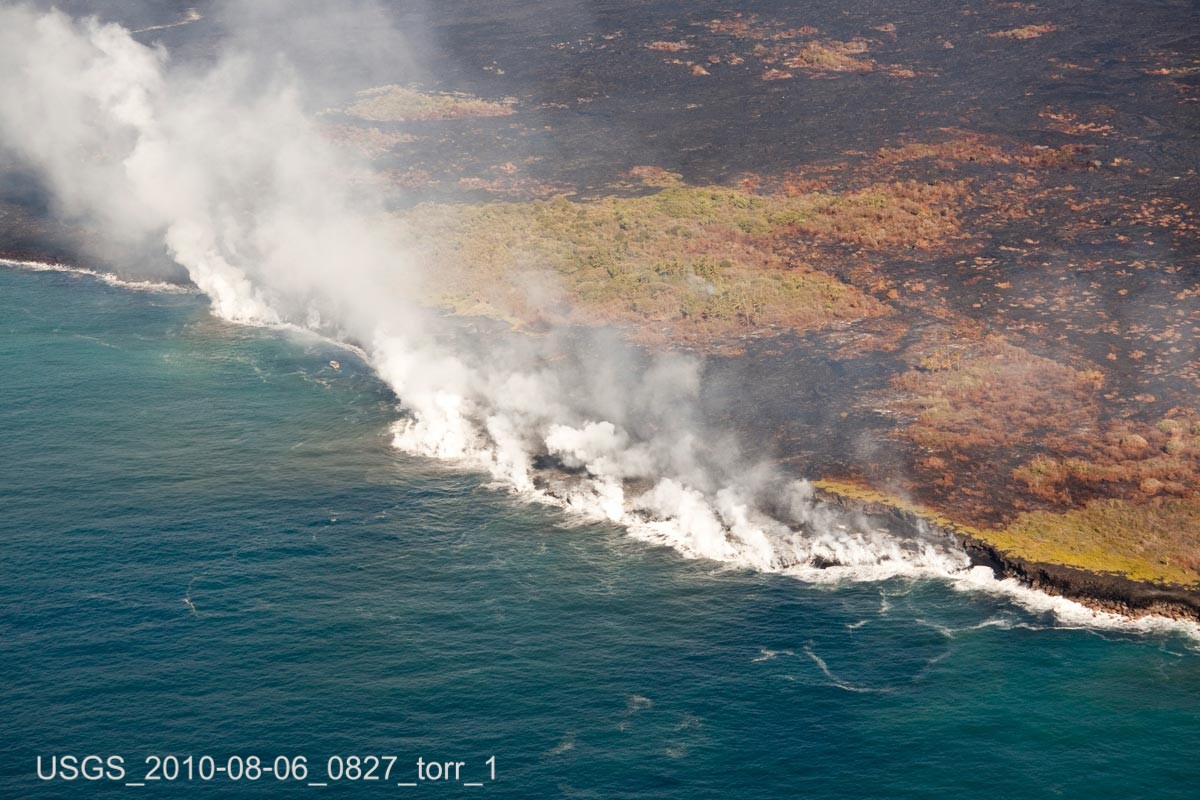 HAWAIIAN LAVA DAILY: ~ What is an ocean entry delta or lava bench?