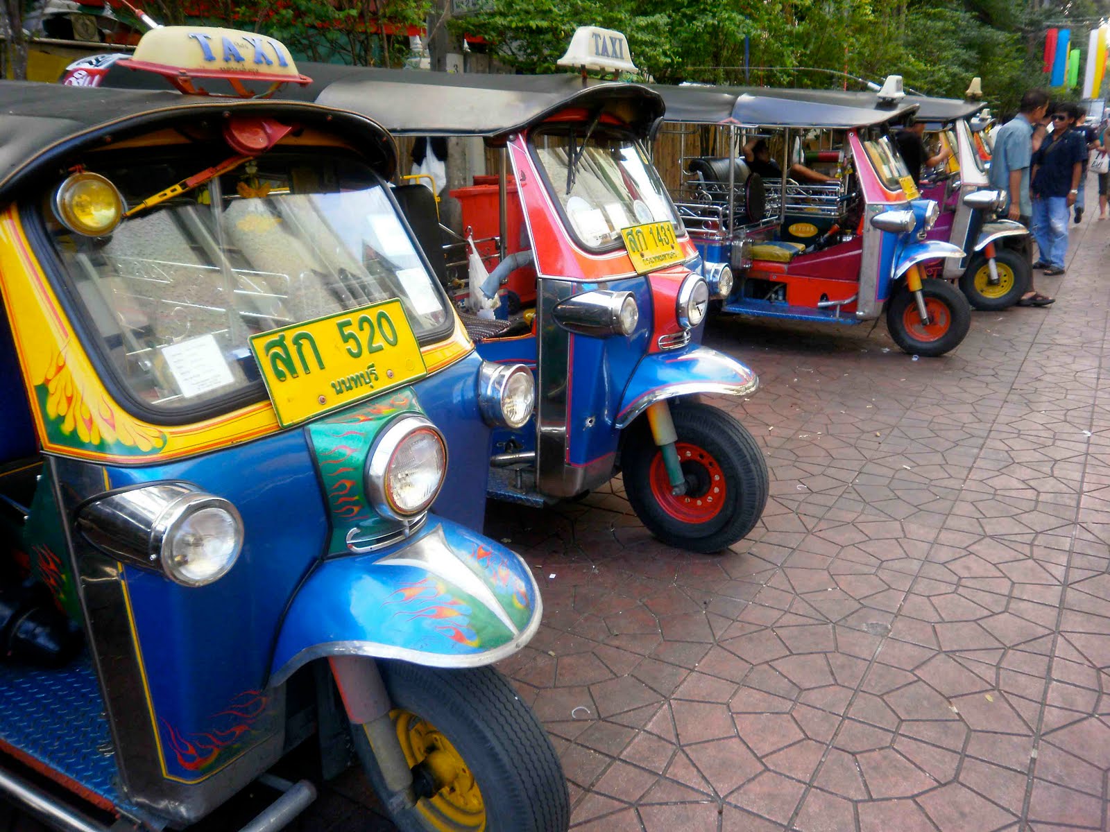 LES BAGUETTES EN L'AIR: Voir l'Asie en touk-touk