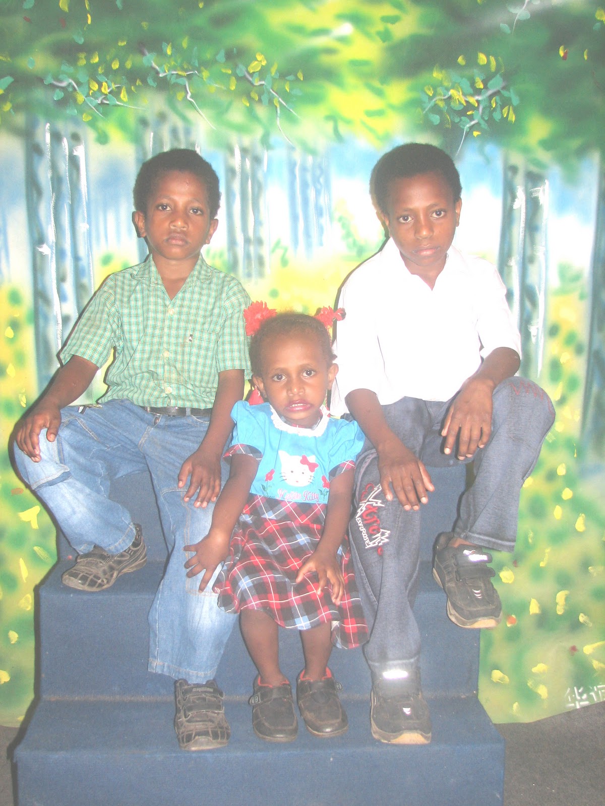 AMISON ANOUW: Family