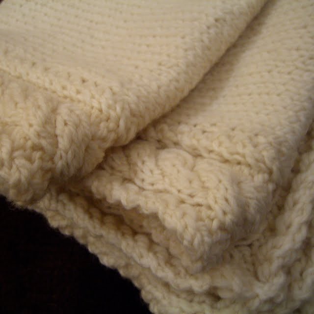 Rachael Rabbit: Continuous Cable Border