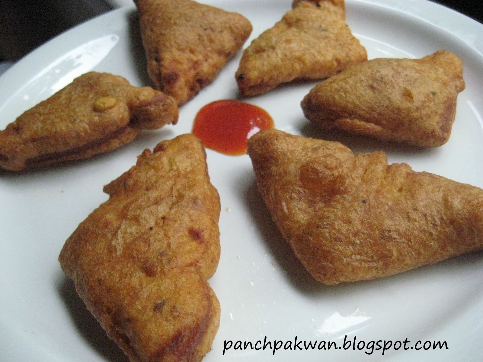 Panch Pakwan: Bread Pakoda