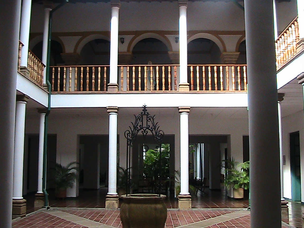 LUGARES TURISTICOS DE SANGIL: LA CASA CURAL DE LA CATEDRAL