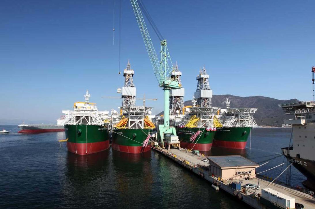 Drillship Rig at Isla Lascelles blog