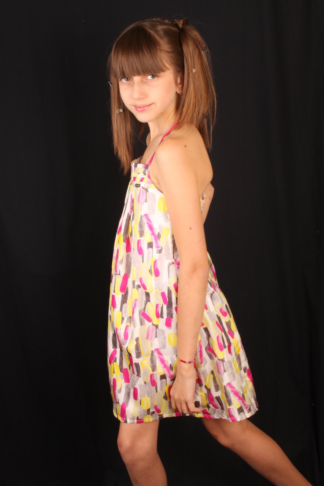 Angelina Teen Model 13 Pequeno GÉnio Escada