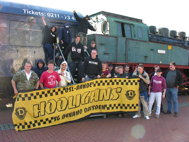 FOOTBALL & STREET: Hooligans Dinamo