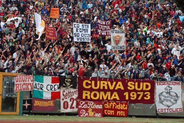 FOOTBALL & STREET: Ultras Roma