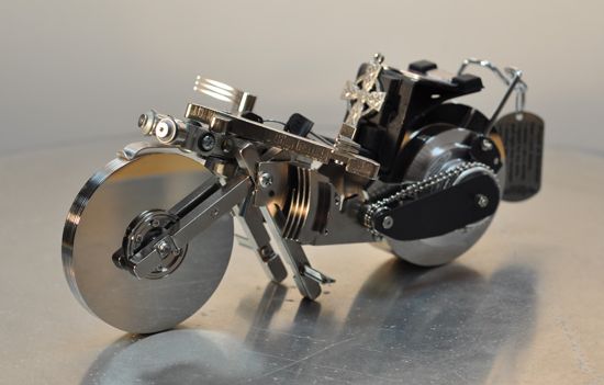 Tumtum Tree: Old computer parts arts